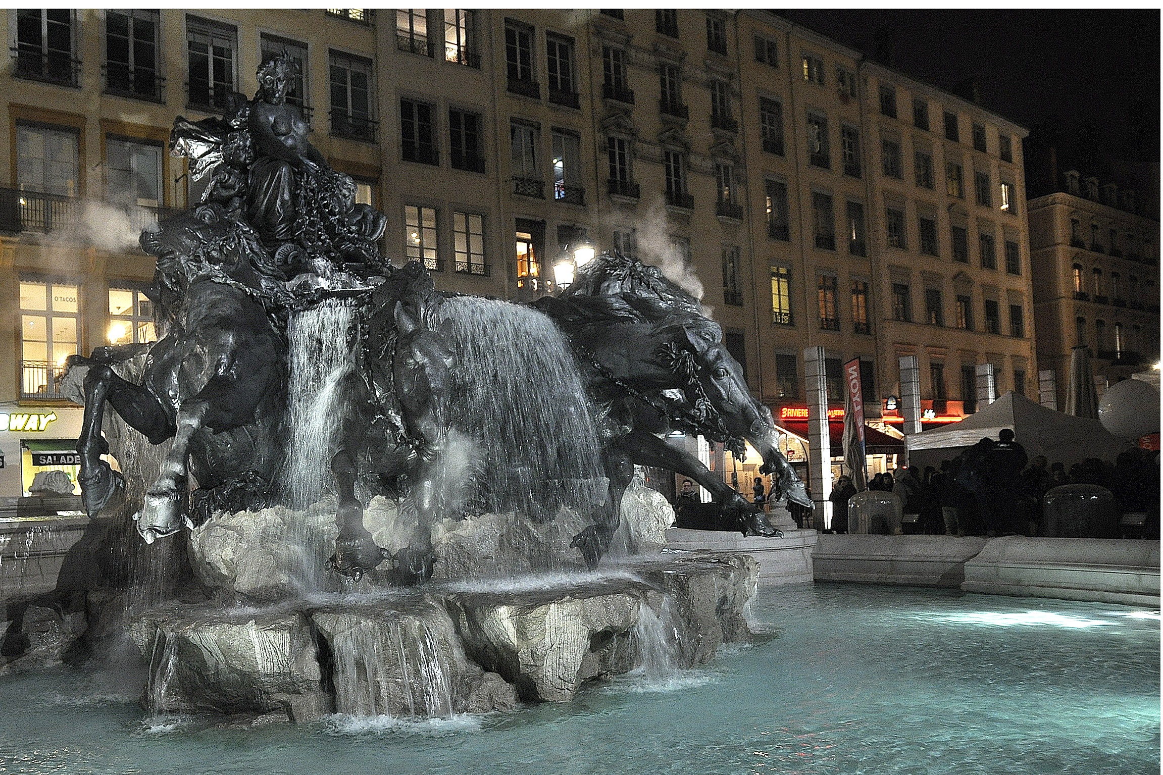 Lyon – Terreaux: Nouvelle Fontaine Bartholdi | LYON SAVEURS